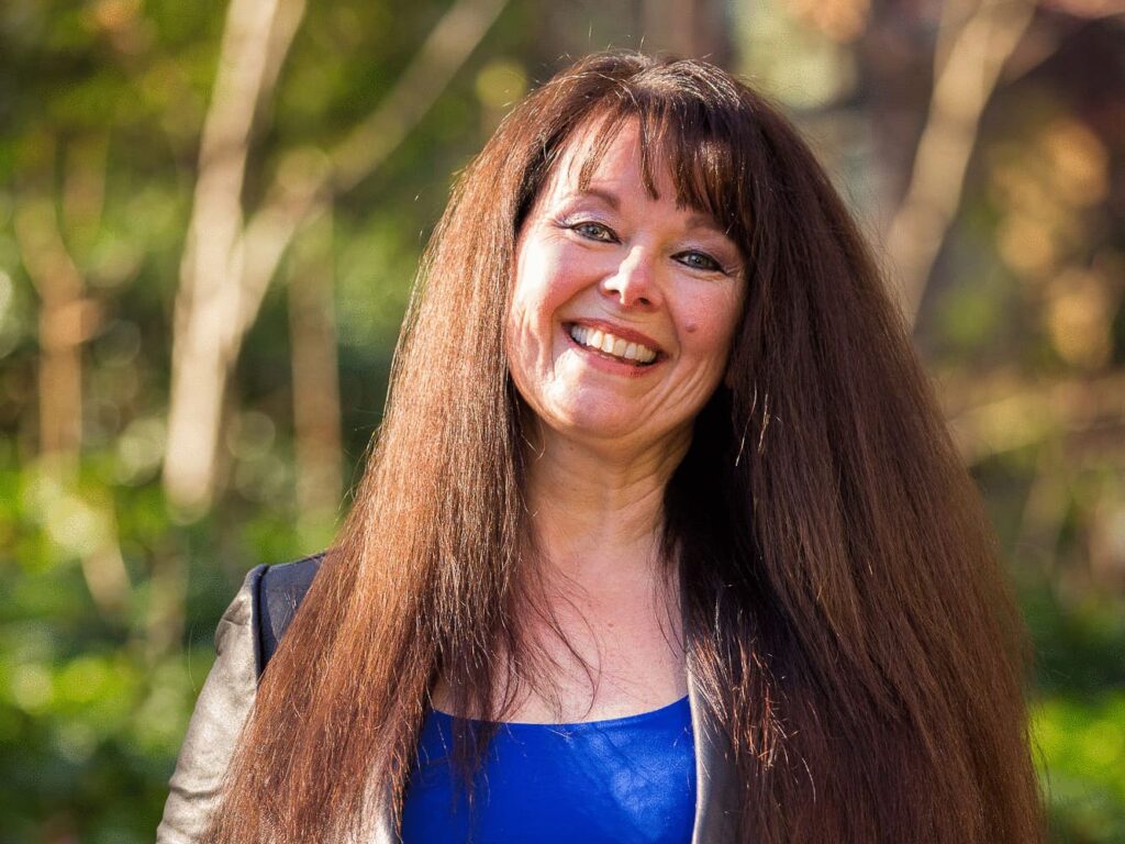 The Movement of Modern Love – Gwen Kelly